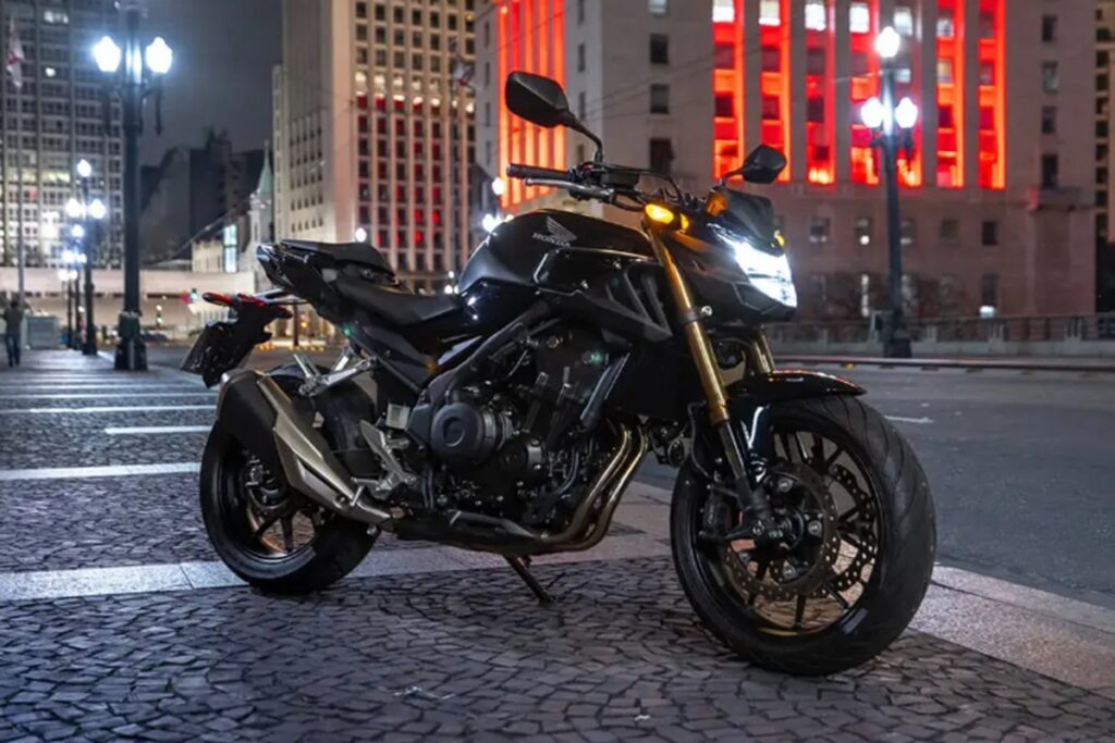 Honda CB 500F 2025: Seguro Gratuito e Poucas Mudanças, Vale a Pena?